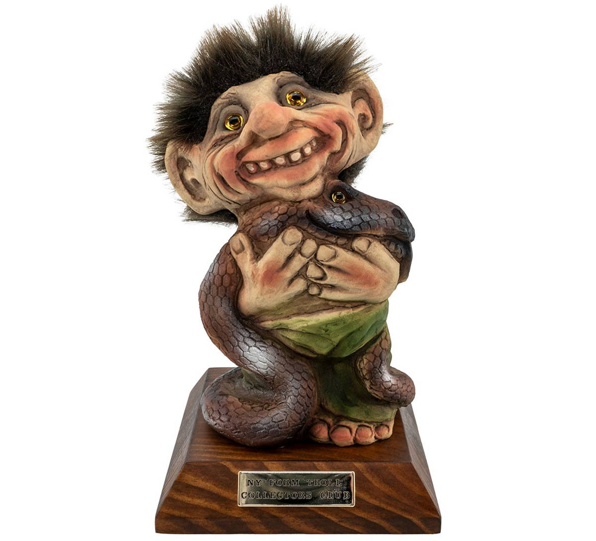 840527 Troll 2024, Troll holding a snake